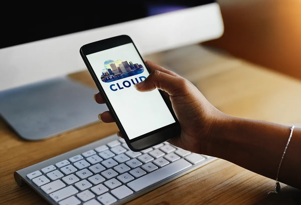 Cloud Management Platform for Multi-Cloud Optimization